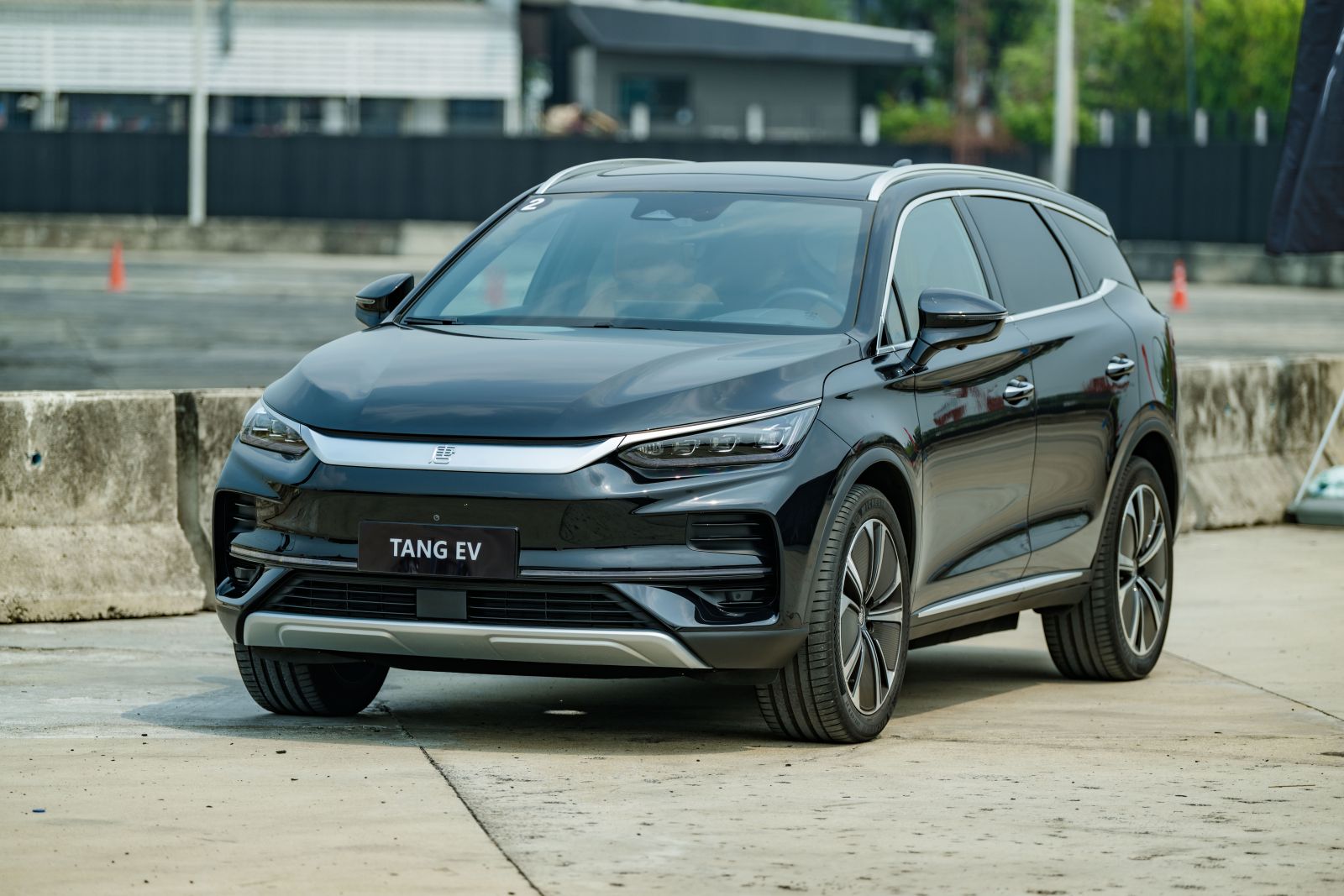 BYD เปิดตัว DOLPHIN EV พวงมาลัยขวา พร้อมราคาคาดล่วงหน้าประมาณ 799,999 บาท พร้อมรับคำสั่งจองแล้ว ...